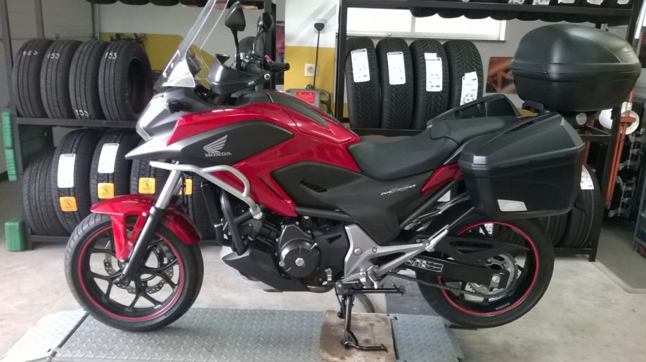 Honda NC750 XA 750 cm3, 2015 god.