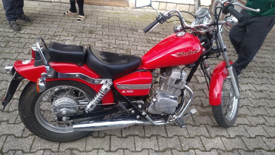 Honda REBEL 125 cm3, 2006 god.