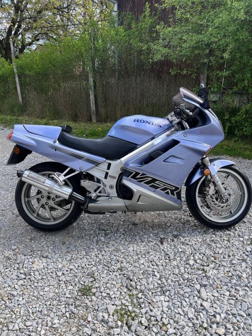 Honda VFR 750 RC36 749 cm3, 1993 god.