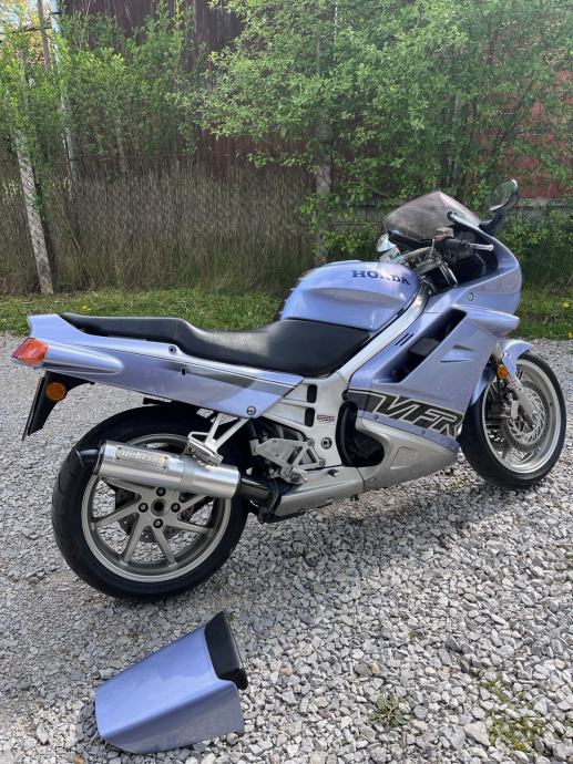 Honda VFR 750 RC36 749 cm3, 1993 god.