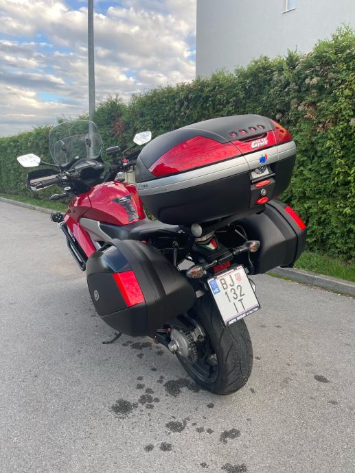 Honda VFR 800 X Crossrunner - Max oprema - Max sacuvan, 2011 god.