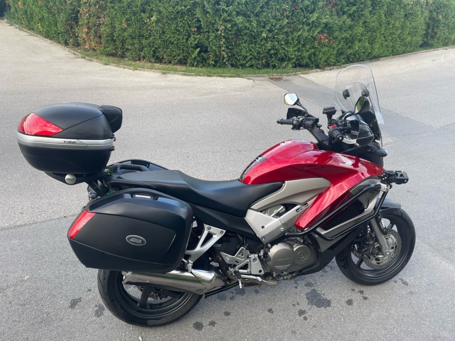 Honda VFR 800 X Crossrunner - Max oprema - Max sacuvan, 2011 god.