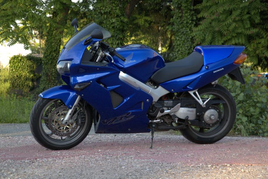 Honda VFR 800 RC46, 2001 god.