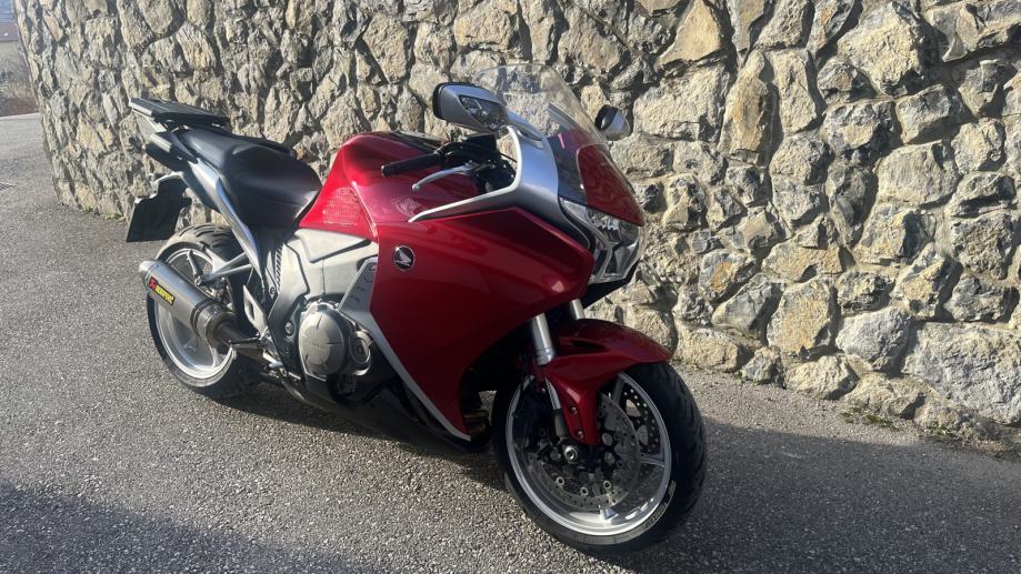 Honda VFR 1200F, 2011 god.