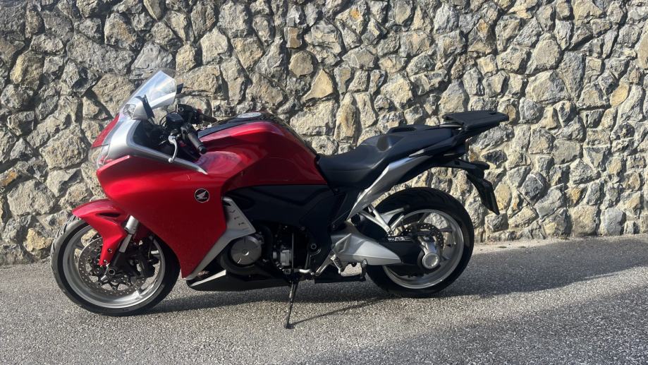 Honda VFR 1200F, 2011 god.