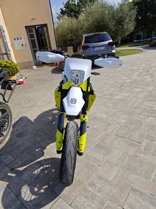 Husqvarna 701 supermoto husky 693 cm3, 2021 god.