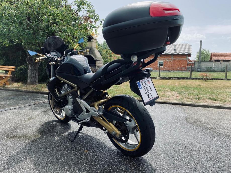 Kawasaki ER-6N 650 cm3, 2006 god.