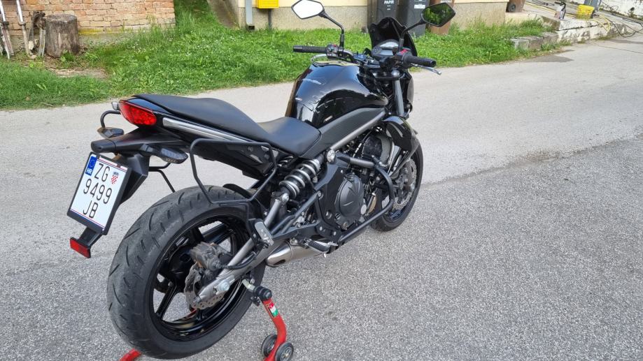 Kawasaki ER 6N 650 cm3, 2009 god.