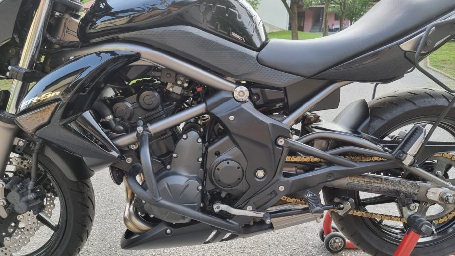 Kawasaki ER 6N 650 cm3, 2009 god.