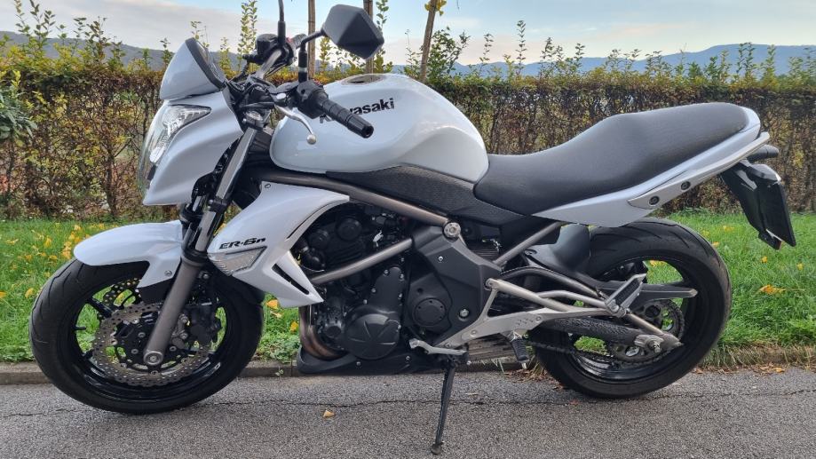 PRODANO: Kawasaki er6n 649 cm3, 2009 god.