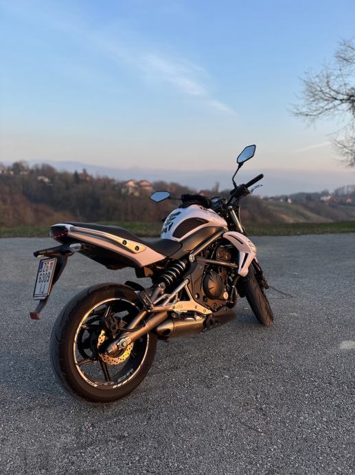 Kawasaki ER6N 649 cm3, 2009 god.