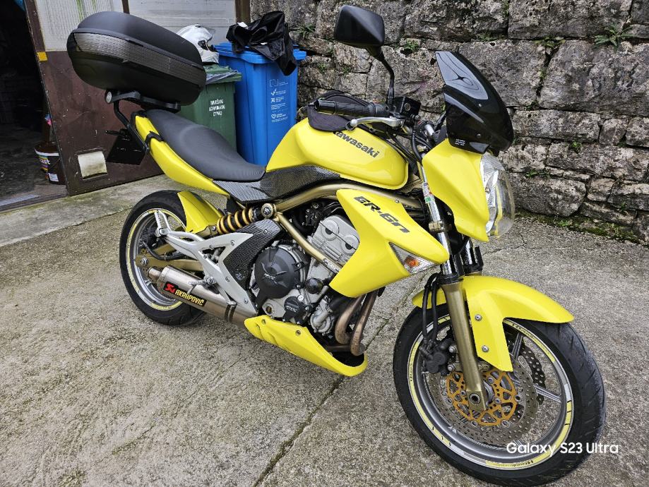 Kawasaki Er6n 650 cm3, 2006 god.