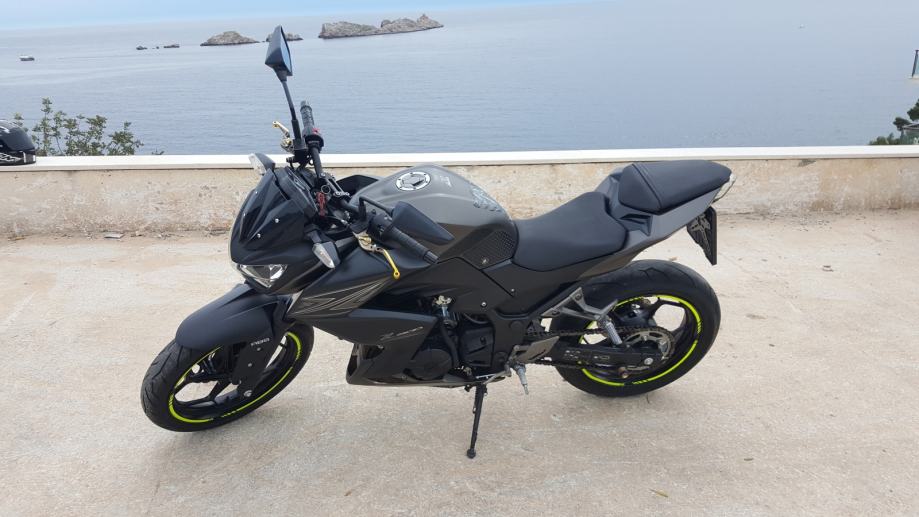 Kawasaki Z 300 ABS 296 cm3, 2015 god.