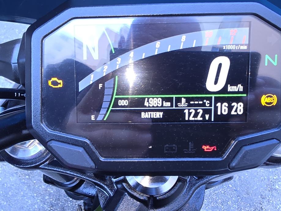 Kawasaki Z650 ER650K 649 cm3, 2022 god.