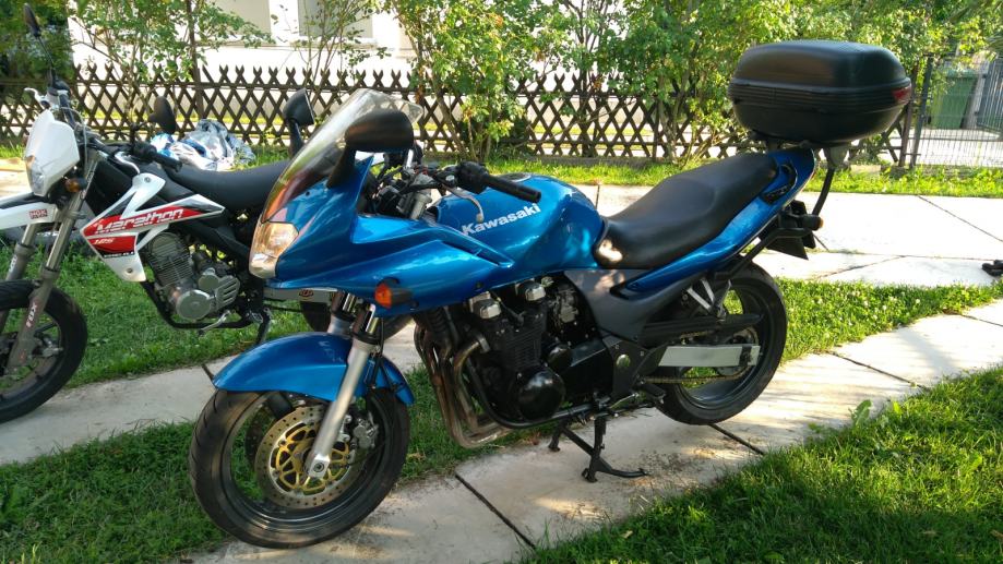 Kawasaki Zr7s 750 cm3, 2001 god.
