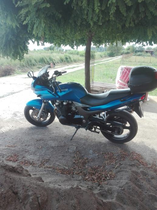Kawasaki Zr7s 750 cm3 kupnja na rate, 2004 god.