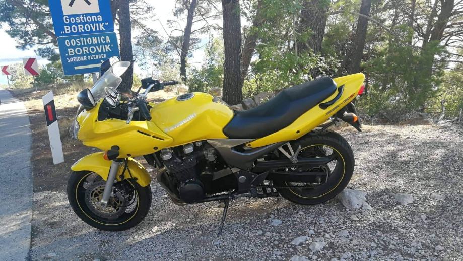 Kawasaki Zr7s 750 cm3, 2003 god.