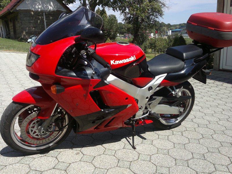 Kawasaki ZX9R, 1996 god,2300 eura, 1996 god.