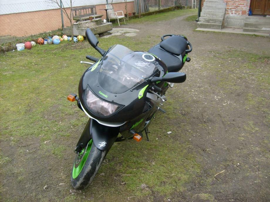 Kawasaki ZX9R Ninja 900 cm3, 1999 god.