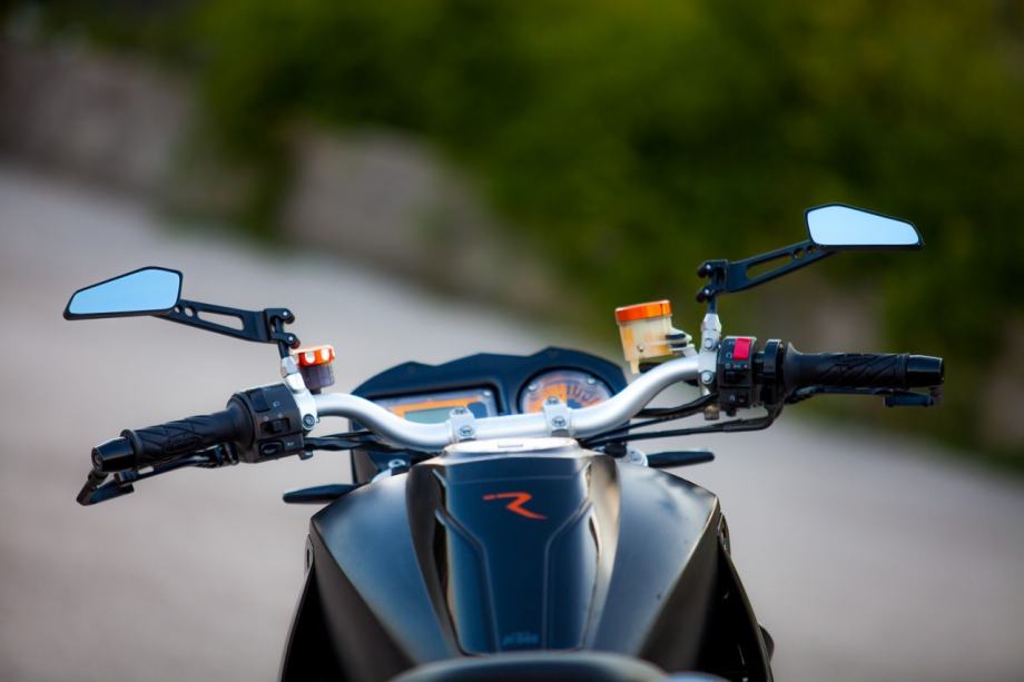 KTM 990 super duke 999 cm3, 2005 god.