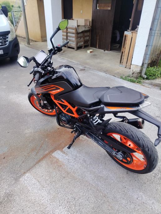KTM DUKE 125 125 cm3, 2021 god.