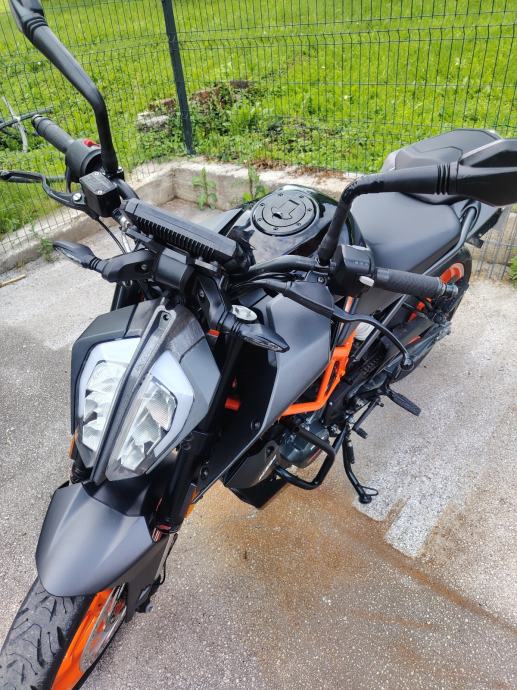 KTM DUKE 125 125 cm3, 2021 god.