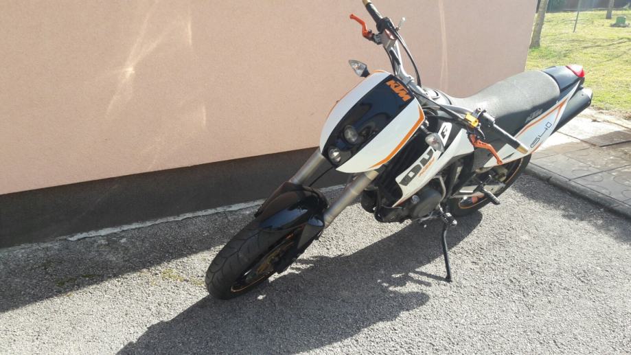 KTM Duke 2 1800 eura, 2004 god.