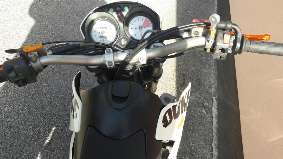 KTM Duke 2 1800 eura, 2004 god.