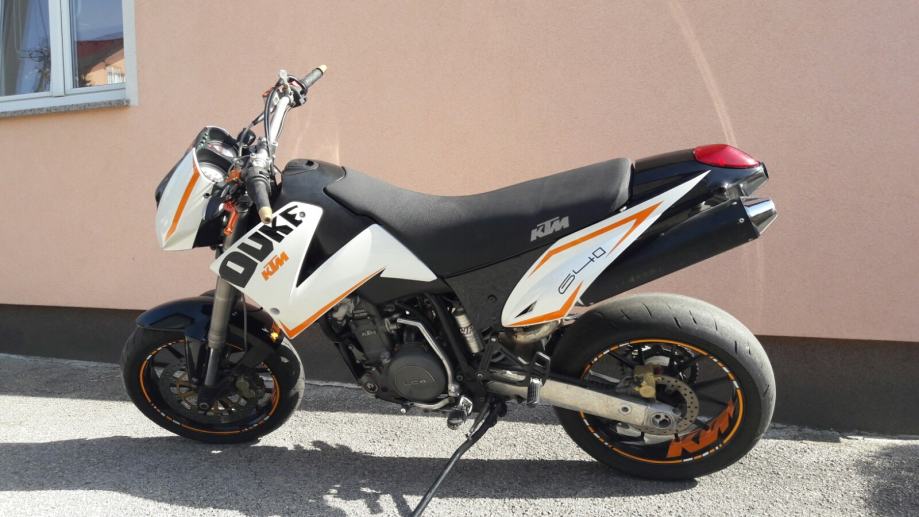 KTM Duke 2 1800 eura, 2004 god.