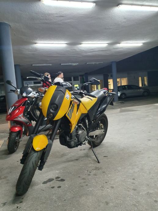 KTM Duke 2 640 lc4 640 cm3, 2004 god.