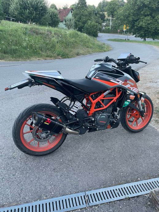 KTM Duke 390 R-Spec Quickshifter, 2022 god.