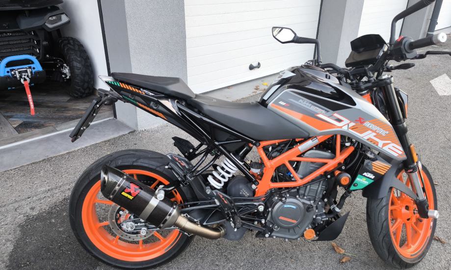 KTM Duke 399 390 cm3, 2022 god.