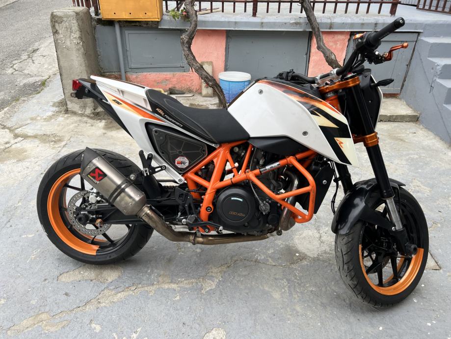 KTM Duke 690R 690 cm3, 2013 god.