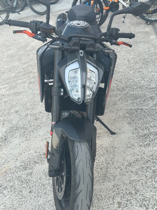KTM Duke 890 890 cm3, 2021 god.