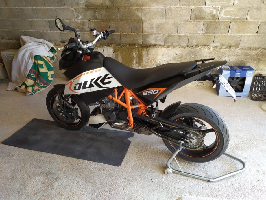 KTM Duke R 690 Top stanje, 2010 god.