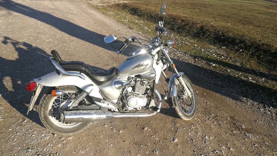 Kymco 125 cc chopper, 2007 god.
