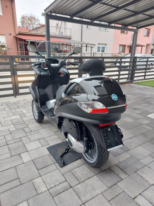 Piaggio Mp3 300 Reg 1.god, 2010 god.