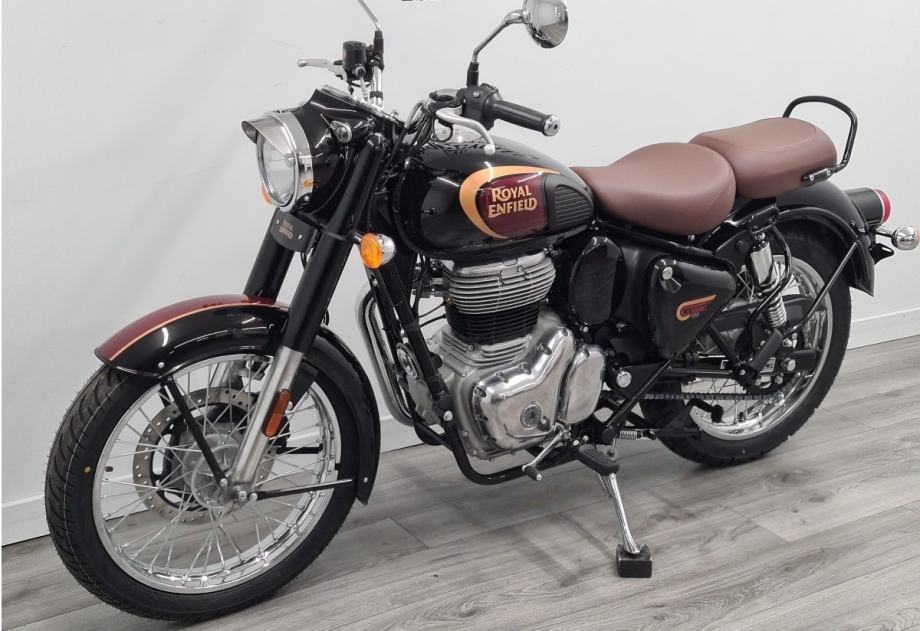 Royal Enfield 350 Classic signal, 2022 god.