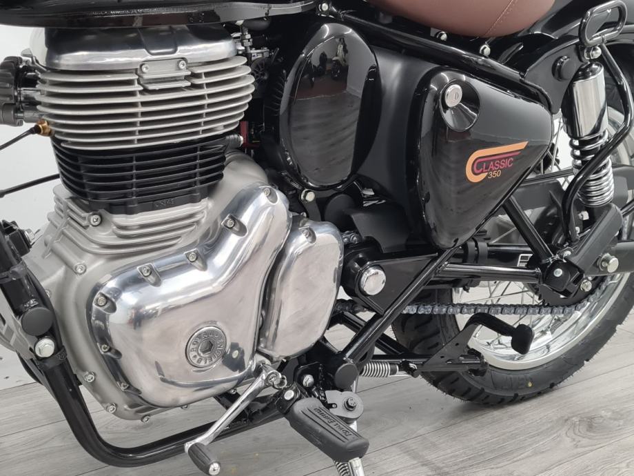 Royal Enfield 350 Classic signal, 2022 god.