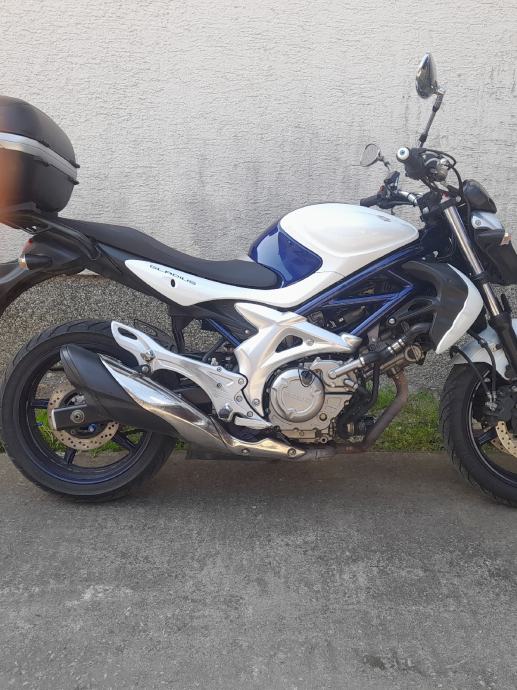 Suzuki Gladius SVF 650 650 cm3, 2010 god.