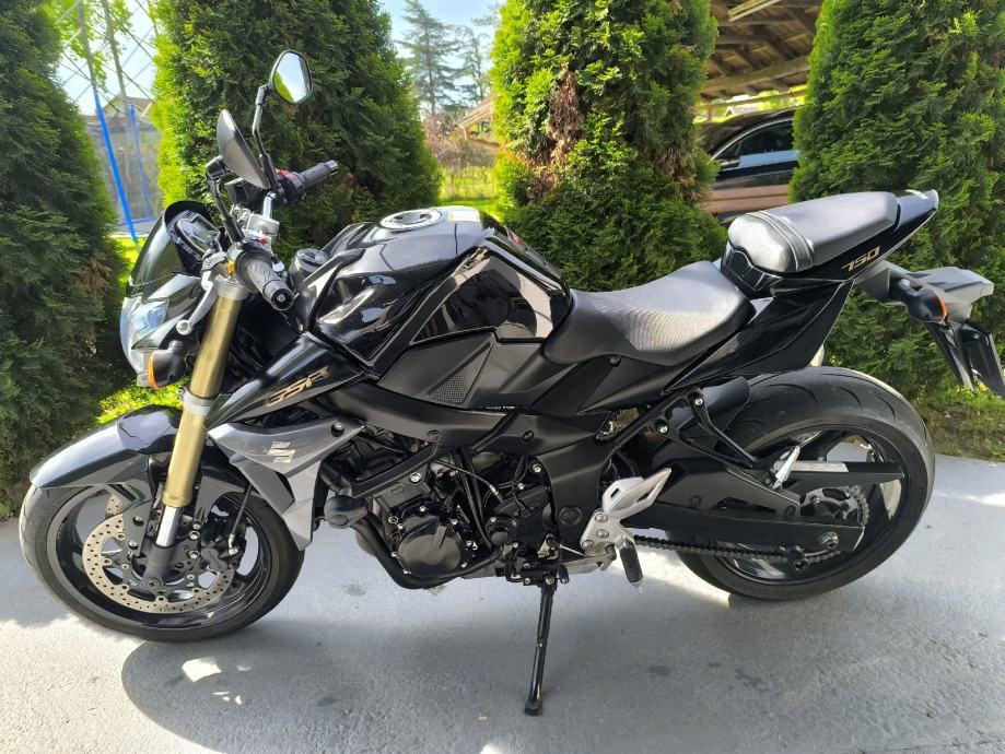 Suzuki Gsr 750 2011., 2011 god.