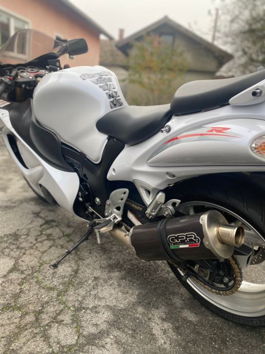 Suzuki GSX1300R Hayabusa 1340 cm3, 2015 god.