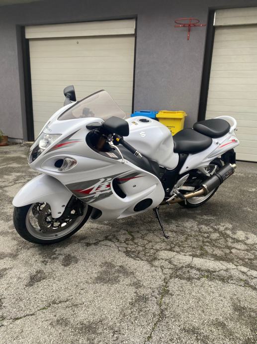 Suzuki GSX1300R Hayabusa 1340 cm3, 2015 god.