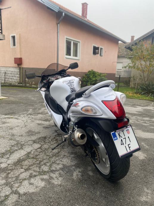 Suzuki GSX1300R Hayabusa 1340 cm3, 2015 god.