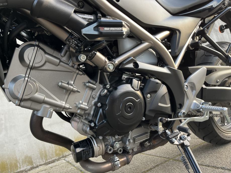 Suzuki SV 650 ABS 645 cm3, 2024 god.