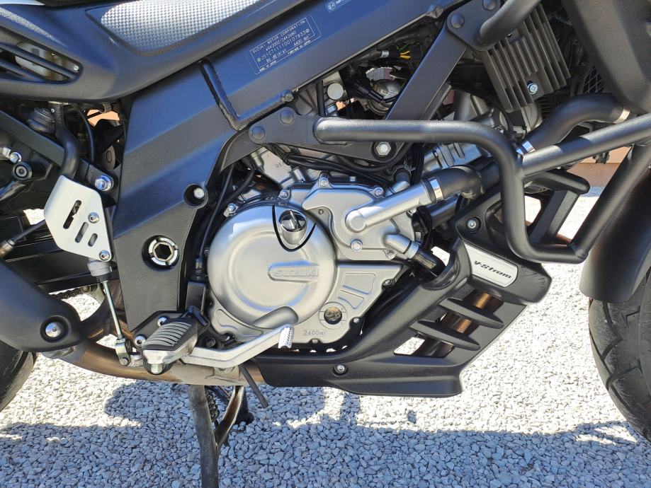 Suzuki V Strom 650 cm3, 2013 god.