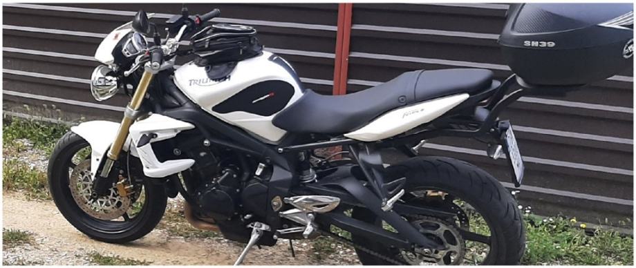 Triumph Speed Triple 675 675 cm3, 2011 god.