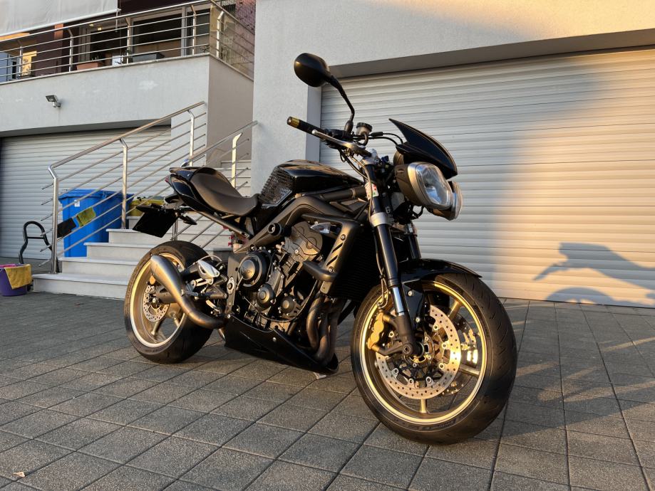 Triumph Street Triple 675 R, 2011 god.