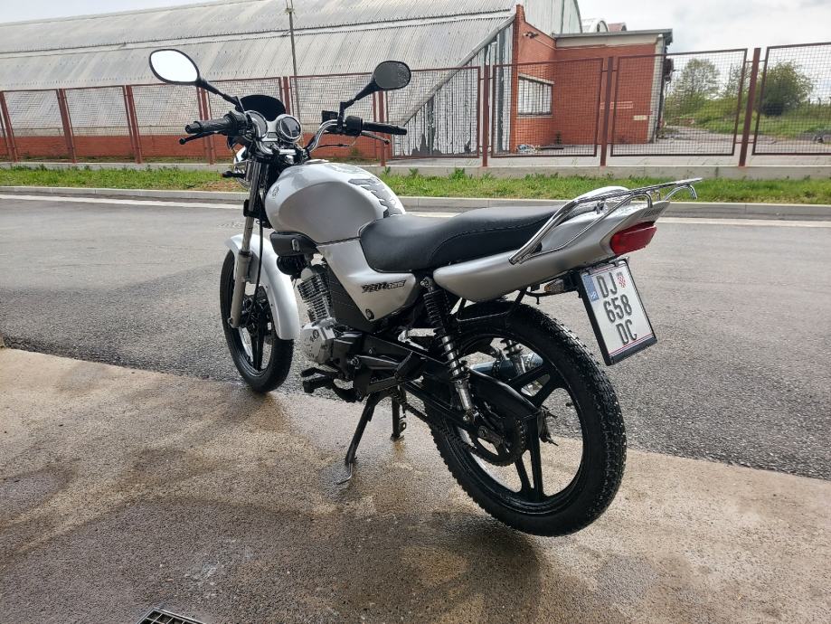 Yamaha 125 cm3, 2005 god.
