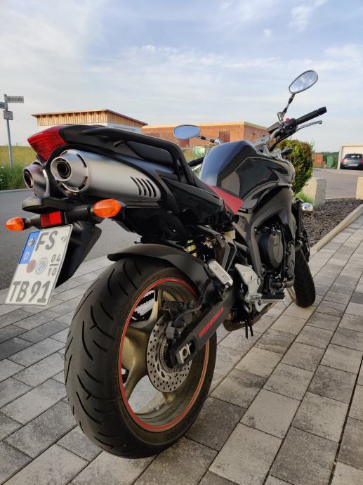 Yamaha FZ6 600 cm3, 8013km, 2010, 2010 god.